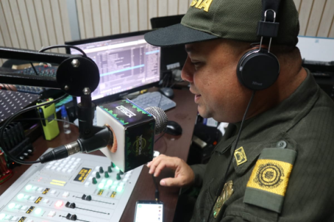 Dj Mamba”, el locutor de Radio Policía Nacional que conquistó el corazón de las familias en ...